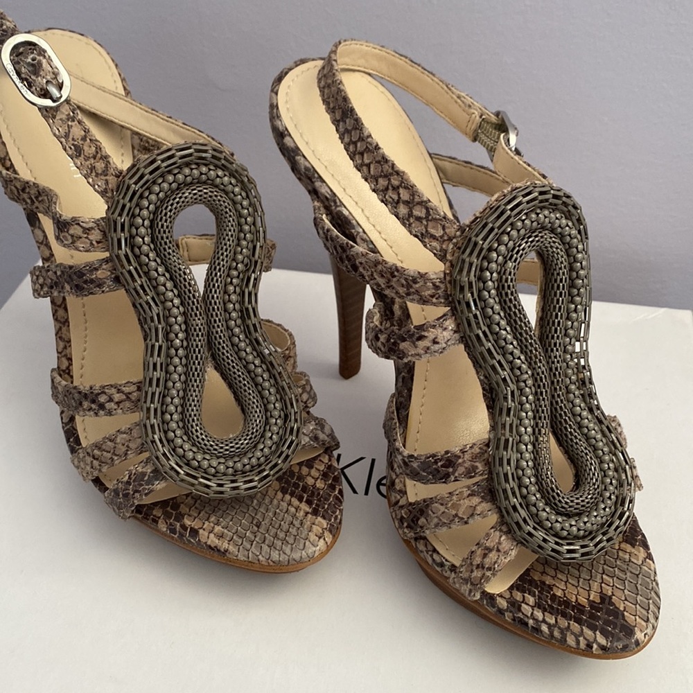 Brand New Calvin Klein Pewter Python Heels Size 5.5 - Gem